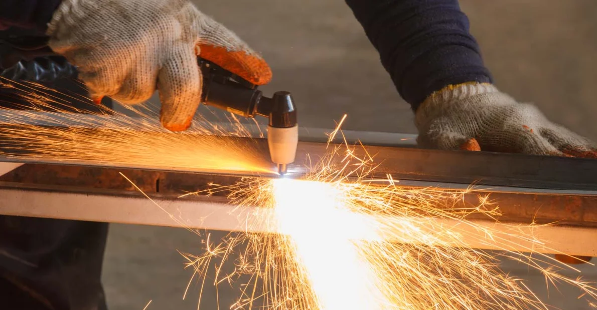 Plasma Cutting: Definition, Process And Advantages - Ultirapid ...